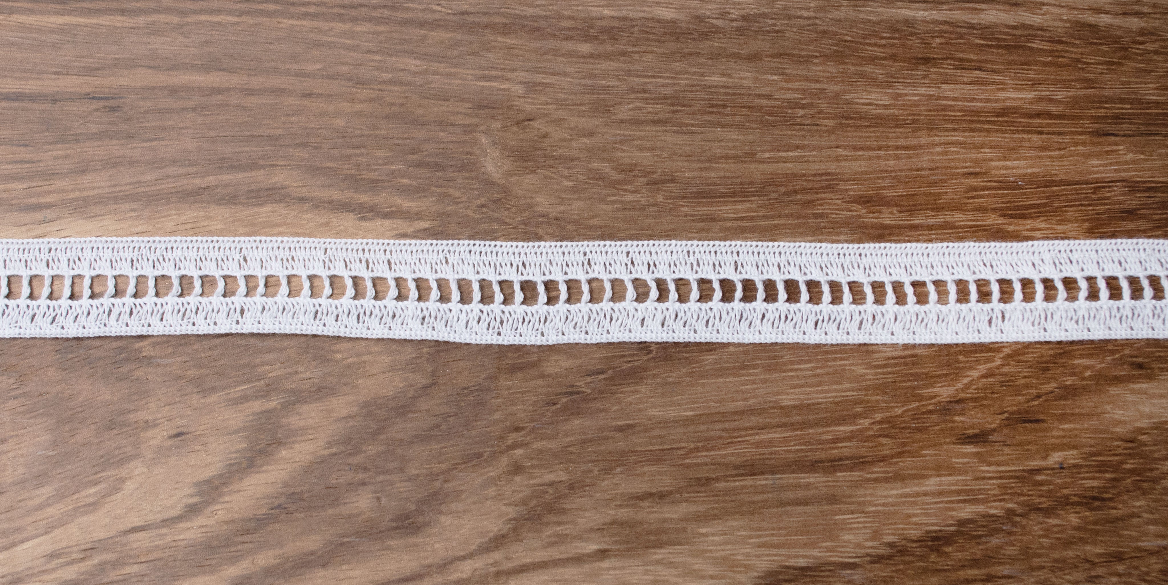 Breezy Lace Ladder in Chalk – Embellish Trims