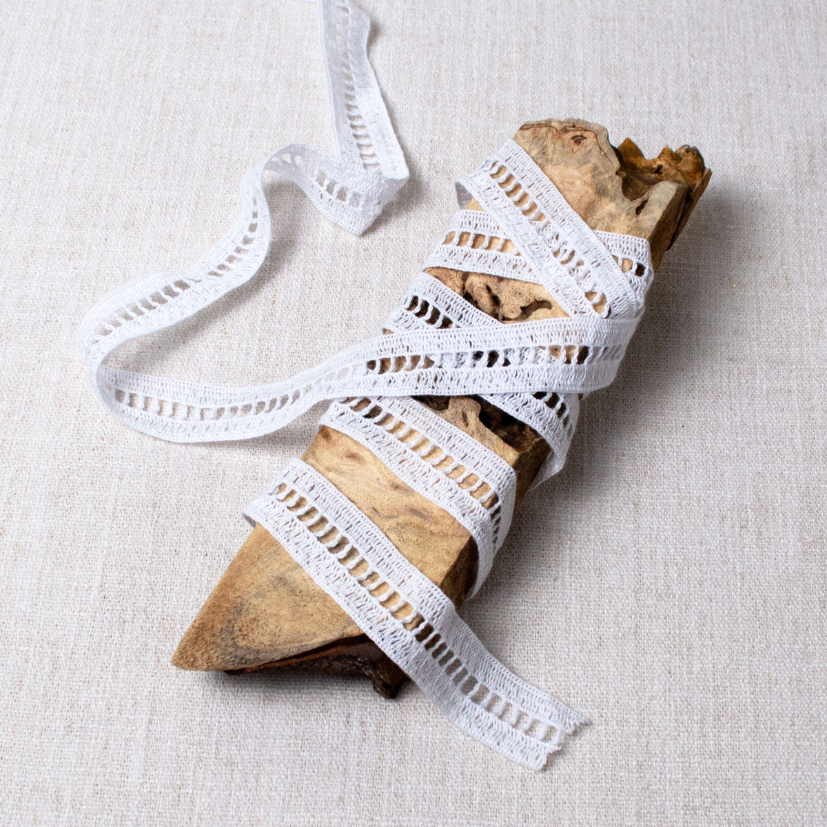 Breezy Lace Ladder in Chalk – Embellish Trims