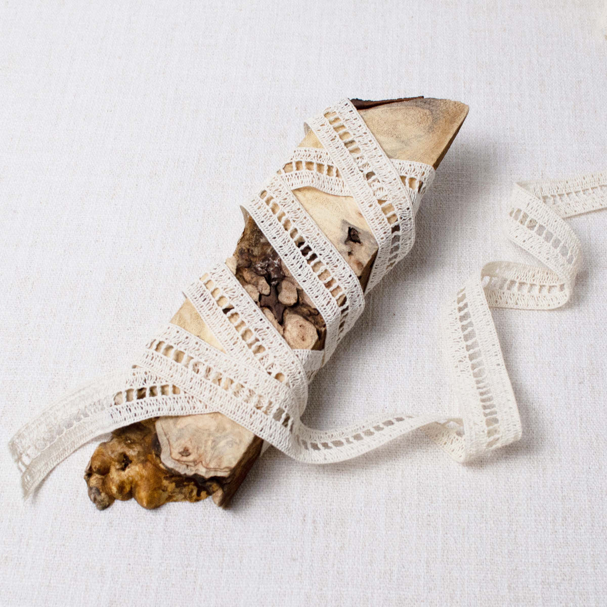 Breezy Lace Ladder in Bone – Embellish Trims